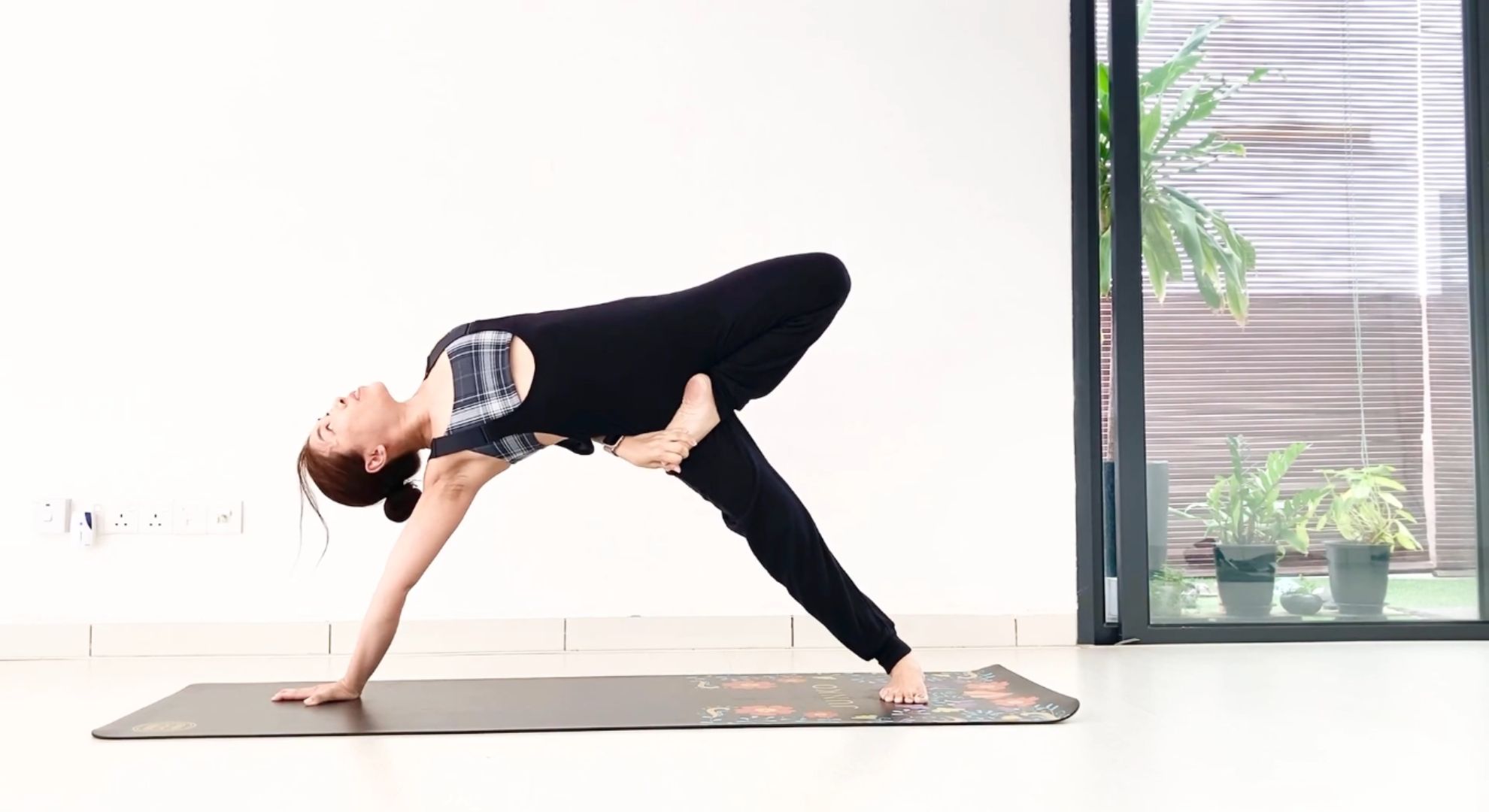 The 10 Easiest Yoga Poses & The 10 Hardest - HealthByWealth