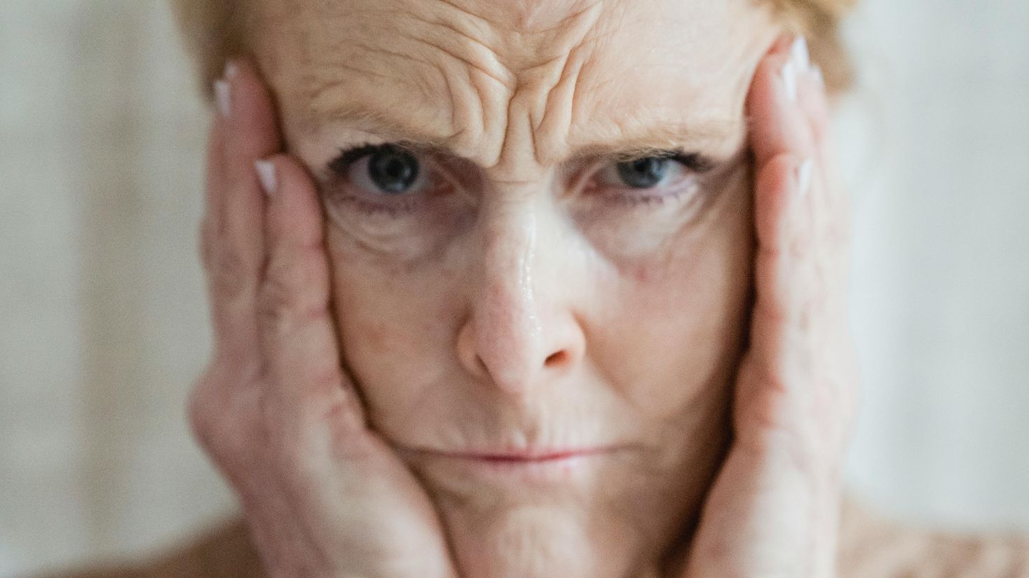 Time To Decompress: 20 Scary Ways Stress Effects The Body - HealthByWealth