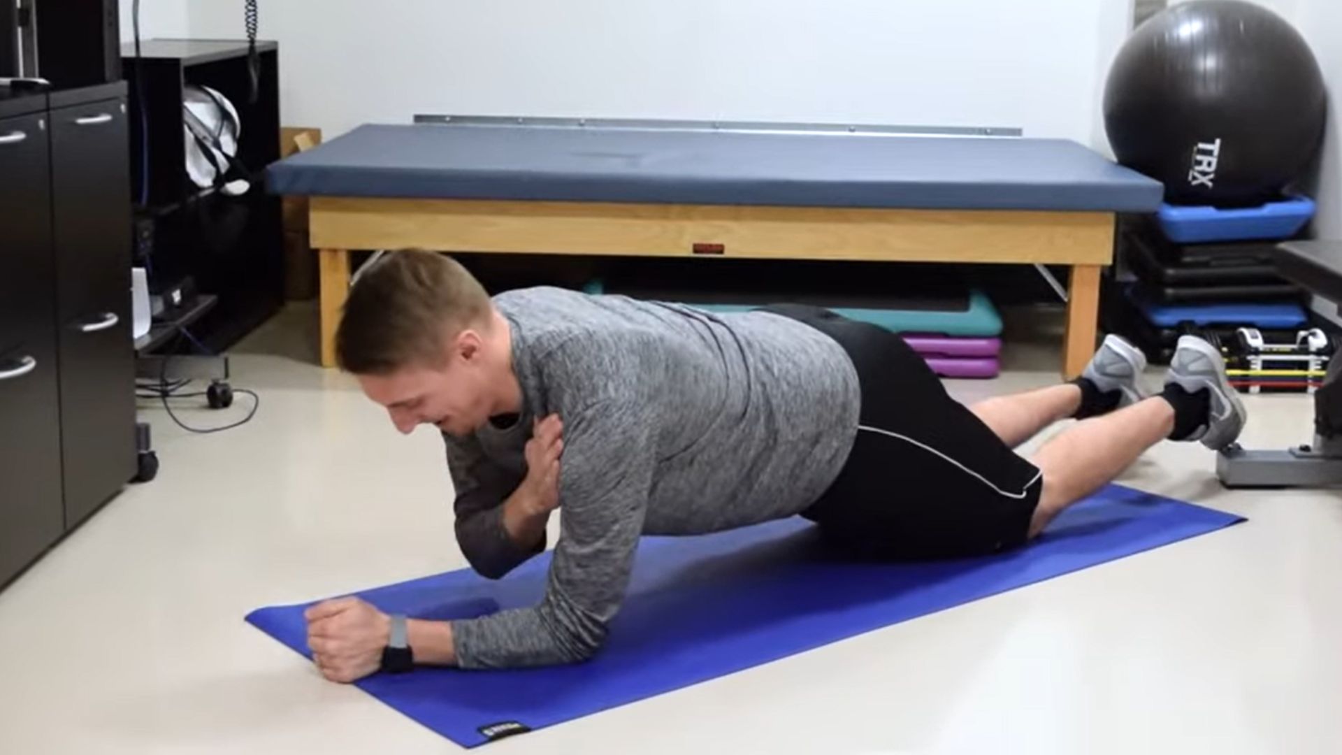 20 Exercises To Help Tone Bat Wing Arms - HealthByWealth